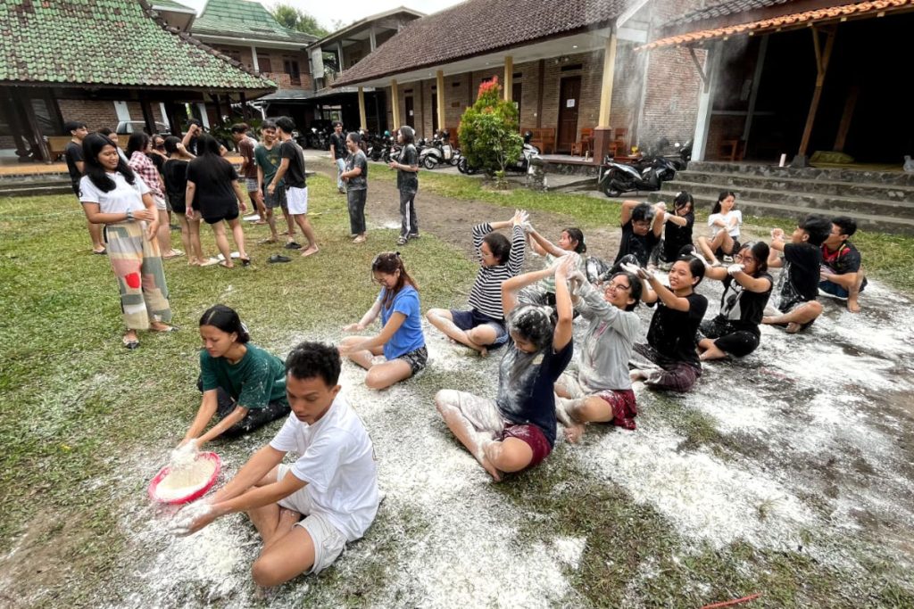 Makrab 2024 “Under The Stars: A Night Remember” - KAMAJAYA Scholarship